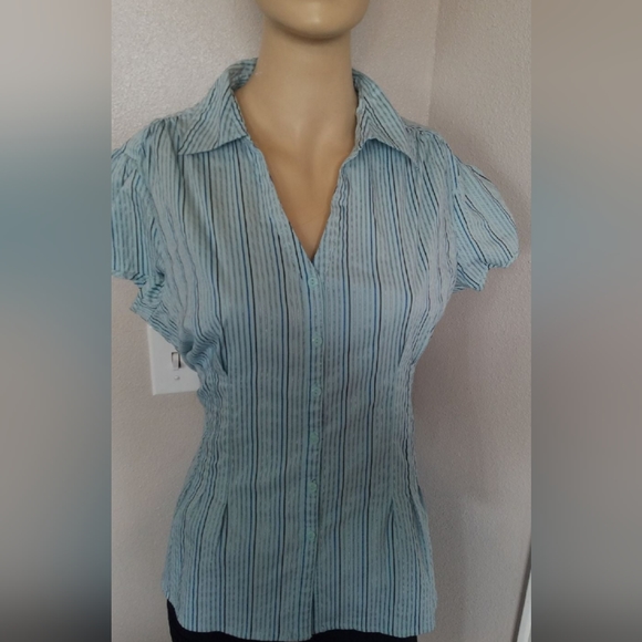 Apostrophe | Tops | Apostrophe Stretch Button Down Blouse | Poshmark